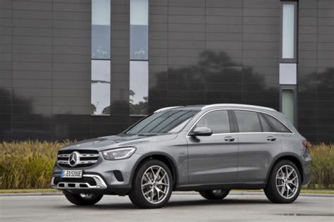 Cuántos litros de aceite lleva una Mercedes Benz GLC 300