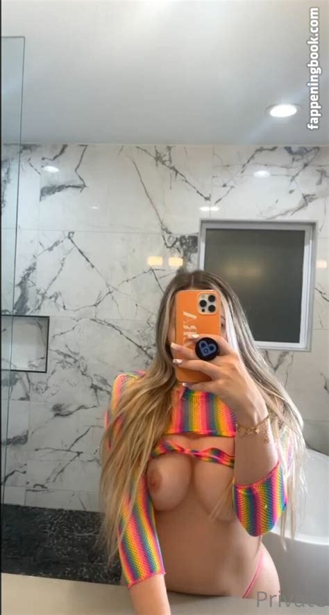 Azra Azra Lifts Nude Onlyfans Leaks The Fappening Photo
