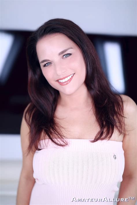 Ashley Renee Makes Debut At Amateur Allure