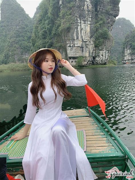 H Nh Nh N Sinh O D I Tr Ng P G Y Th Ng Nh Chuy N Trang