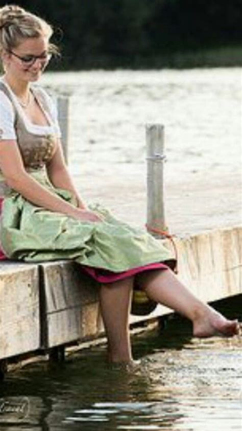 Pin By Jorgesegulin On Pasion Descalza Oktoberfest Woman German Beer