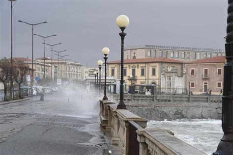 Meteo Codice Giallo Per Mareggiate Sulla Costa E Vento Forte Sull Alto