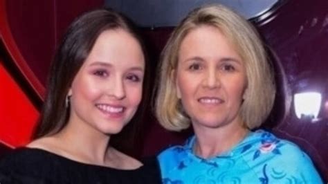Saiba porquê mãe de Larissa Manoela quer arquivar denúncia de