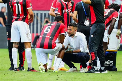 Francesco Farioli Et Ses Aiglons En Route Vers Le Parc Des Princes Pour