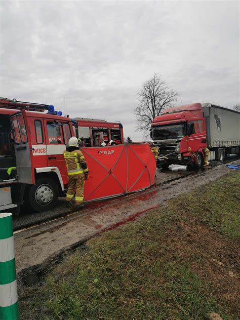 Opatów Śmiertelny wypadek w Gołoszycach Nie żyją dwie osoby