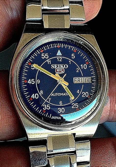 Men S VINTAGE SEIKO 7009 8330 CUSTOM 21 JEWELS DIASHOCK AUTO DAY DATE