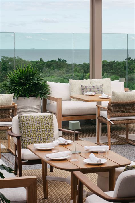 Level 6 Miami Coconut Grove