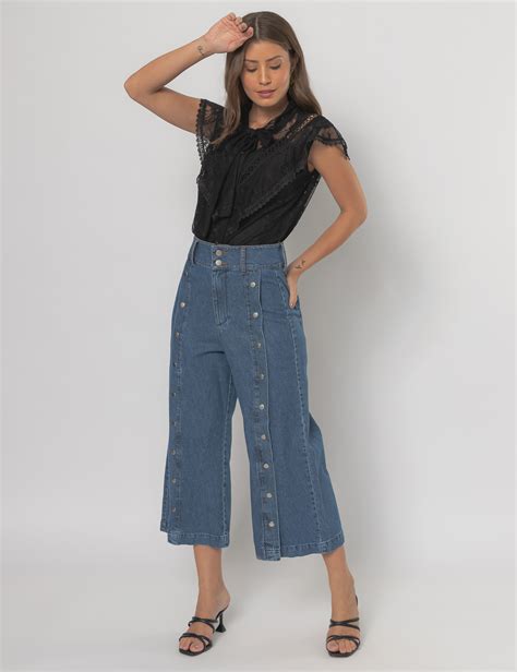 Blusa Renda Guipir Preta Sangue Latino