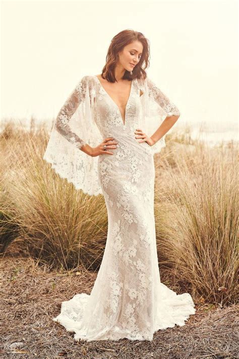 Fit And Flare Brautkleid Aus Allover Spitze Mit Plunge Ausschnitt Und