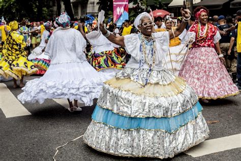Carnaval deve movimentar R 4 5 bilhões na economia da capital
