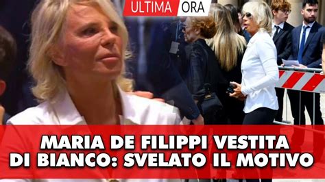 Maria De Filippi Vestita Di Bianco Ai Funerali Di Silvio Berlusconi