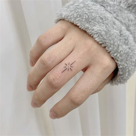 Tatuagem Nos Dedos Ideias Lind Ssimas Para Se Inspirar Hand