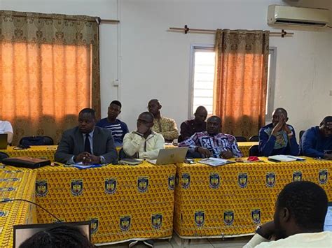 La Catho Saint Jérôme de Douala Séance de travail entre le Dr