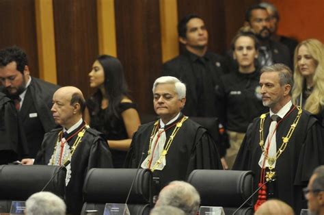 Desembargador Waldir Leôncio toma posse como novo presidente do TJDFT