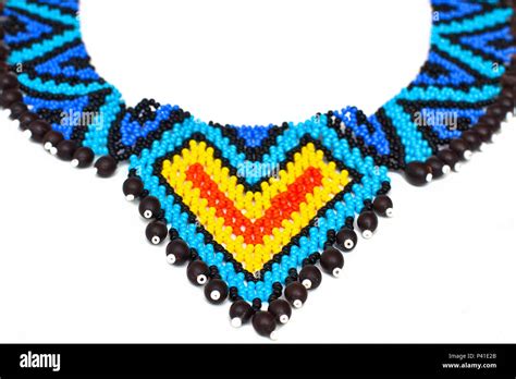 Colar de Miçangas etnia Kuikuro Miçangas artesanato indio Kuikuro