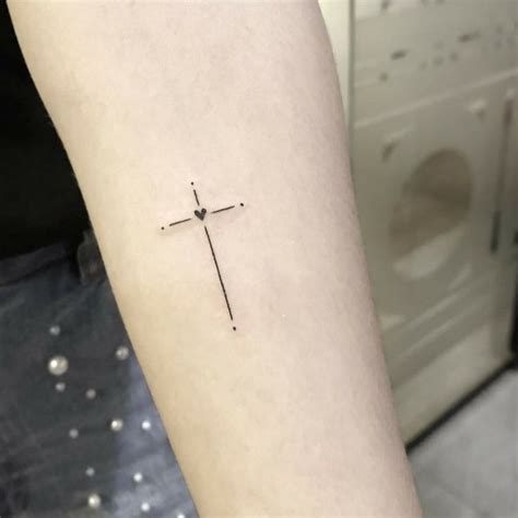 Tatuagem de cruz veja desenhos que refletem fé e esperança Eu Total