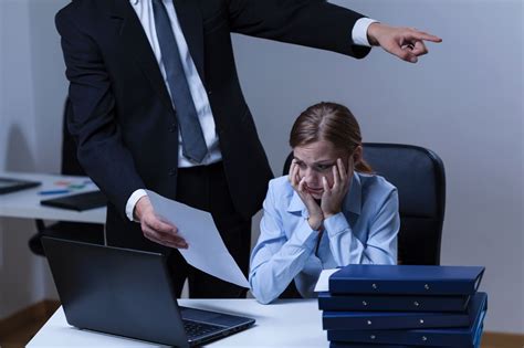 Assédio no trabalho tudo que você precisa saber Oitchau