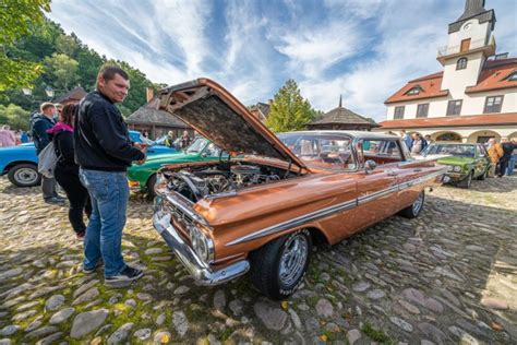 Nowy Sącz XII Zlot Pojazdów Retro w Miasteczku Galicyjskim to gratka
