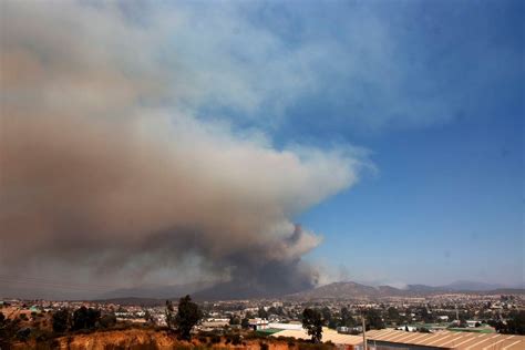 Incendio forestal en Valparaíso Alerta roja y ruta 68 cortada Crónica