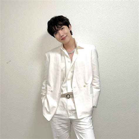 ICHIKO ⁷ on Twitter RT ZER0XBLACK 220618 j hope Instagram