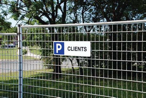 Panneau PVC Parking Réservé recharge véhicules élec Signals