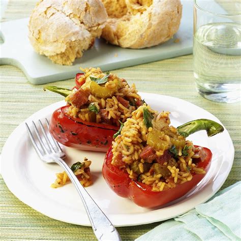 Mit Reis gefüllte Paprika Rezept EAT SMARTER