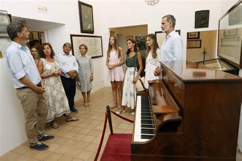La famille royale d Espagne vacances décontractées à Majorque Point