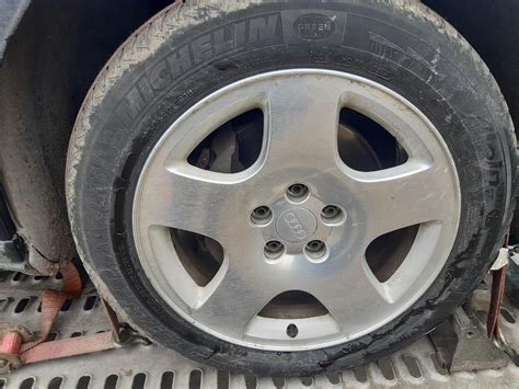 ALU KOLA 16 17 18 AUDI A6 A8 středová krytka 4D0601170A Aukro