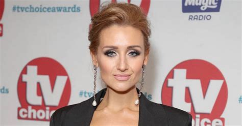 Corrie S Catherine Tyldesley Bares Explosive Cleavage As Jacket Parts