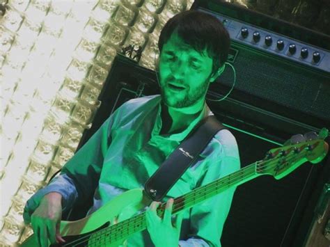 Pin By Emily Plumb On Colin Greenwood Radiohead Just Radiohead