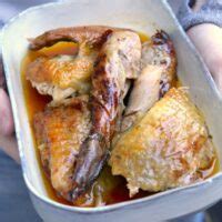 Pintade rôtie au four en cocotte une viande moelleuse