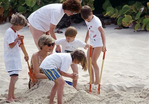 Photos Lady Diana Souvent Nue Dans Son Jardin Cette Habitude The Best