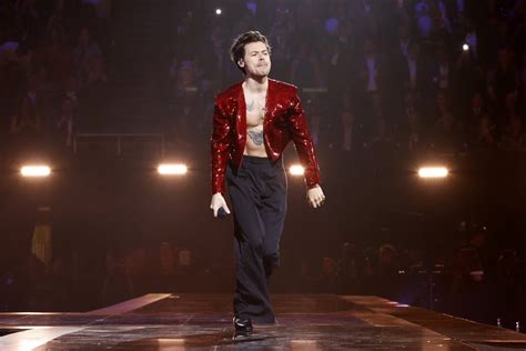 Hldhqs On Twitter More Of Harry Onstage At The Brits Tonight