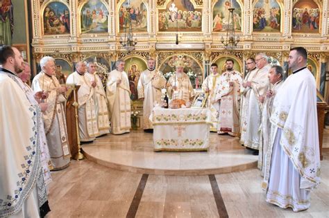 Liturghie arhierească la Biserica Sfinţii Arhangheli Mihail și Gavriil