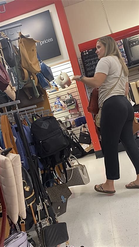 Thick Pawg Blonde Milf Spandex Leggings Yoga Pants Forum