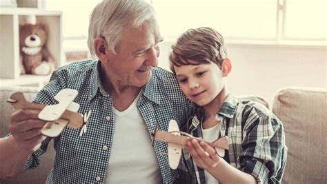 La Importancia De Los Abuelos En La Estructura Familiar Enfoque A La