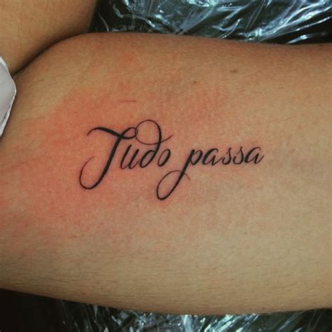 Tatuagem Tudo Passa 70 Ideias Repletas De Significado Camila Rocha