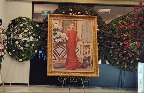 La Gilbertona Recibe Flores Del Mayo Zambada Y La Familia Del