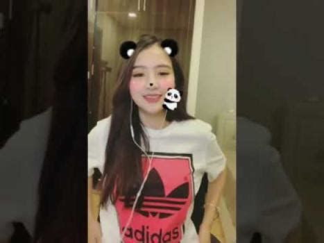Ảnh gợi cảm của nữ streamer Linh Ngọc Đàm