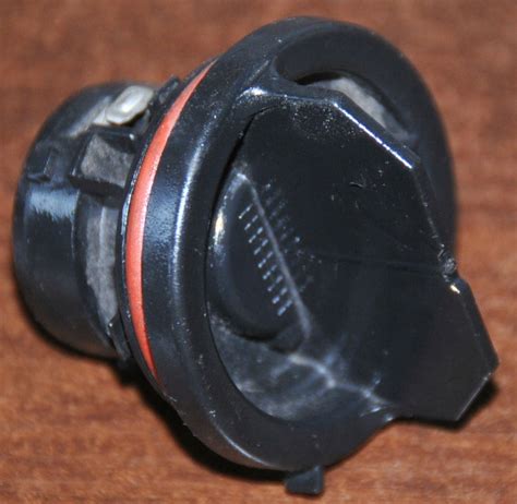 OPRAWKA ŻARÓWKI KIERUNKOWSKAZU PRZÓD OPEL VECTRA C 7488977618