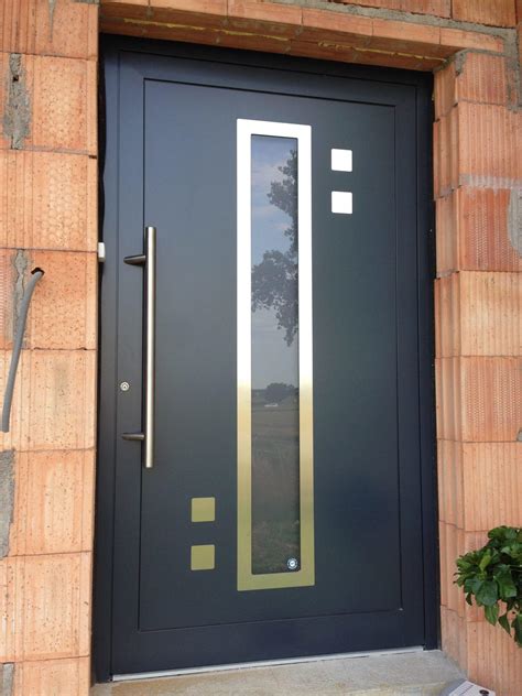 Porte d entrée à CERNAY en aluminium près de MULHOUSE AFM Bruckert