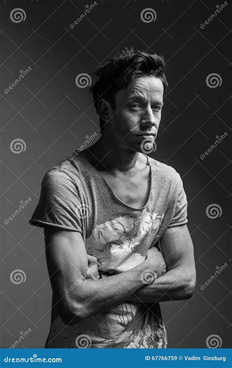 Retrato De Un Hombre Triste Y Deprimido Imagen De Archivo Imagen De