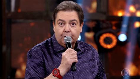 Filho caçula de Faustão impressiona por ser a CARA da mãe foto rara