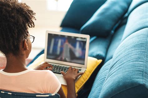 Educação à distância 5 dicas para não perder a motivação nas aulas online