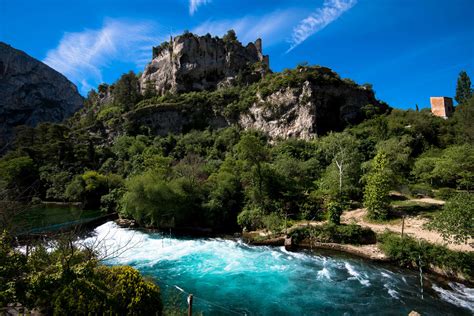 Fontainedevaucluse Le Monde Du Gouffre Vivre Partir D Couvrir