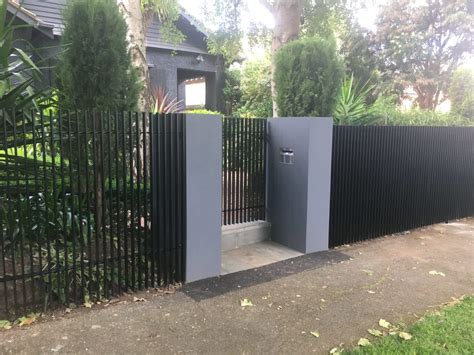 Vertical Timber Or Aluminium Batten Fence Ballarat Adroit Fencing And