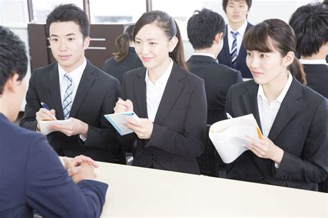 新入社員フォローアップ研修の内容は実施目的事例カリキュラムをご紹介
