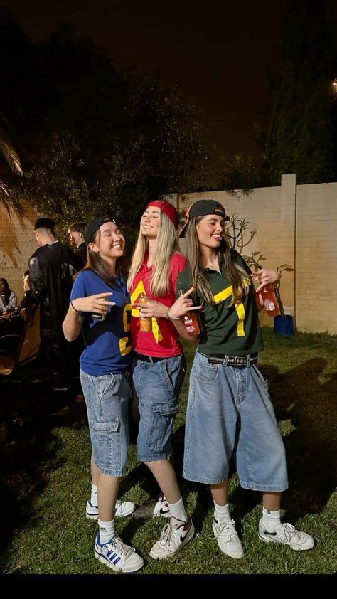 Pin By Helen Smith On Art Magazine Halloween Party Outfits Cute
