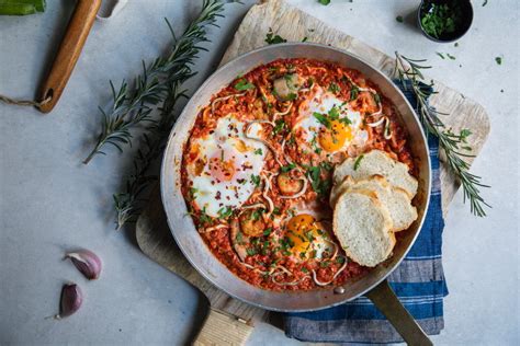 Huevos Turcos Con Alminuto Gambas Y Setas La Gula Del Norte