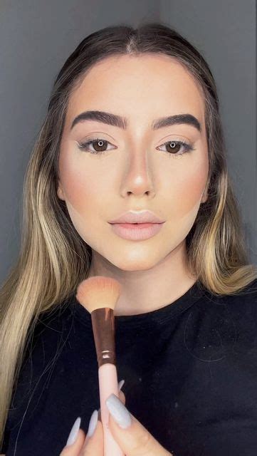 Madu Oliveira compartilhou uma publicação no Instagram como eu aplico